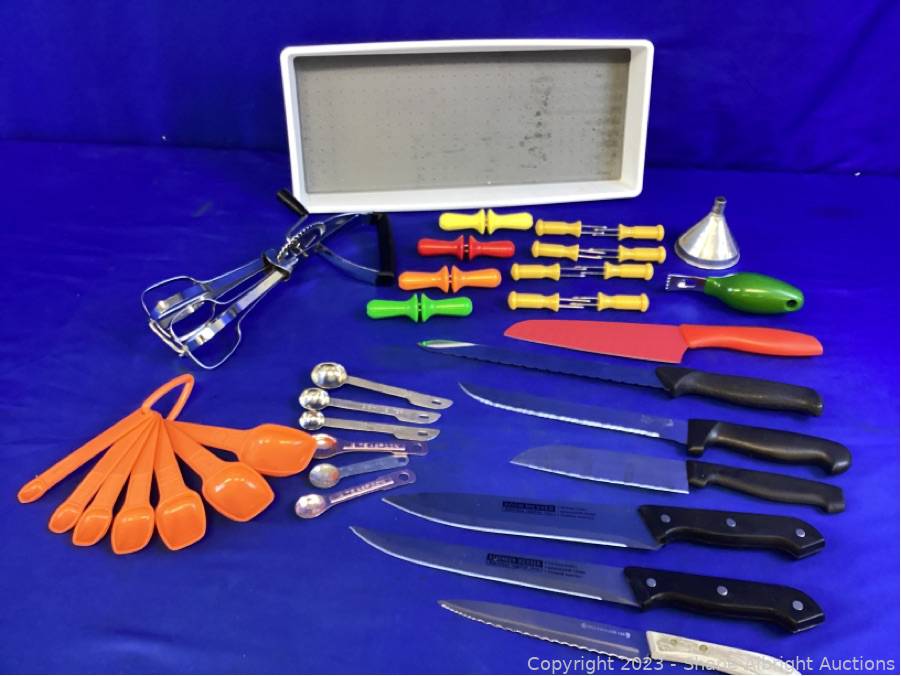 Cutting Tools In Kitchen With Names